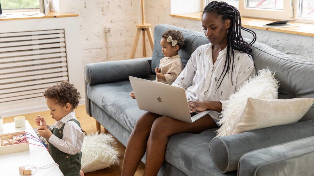 How to Start Your Own Online Trading Business from Home